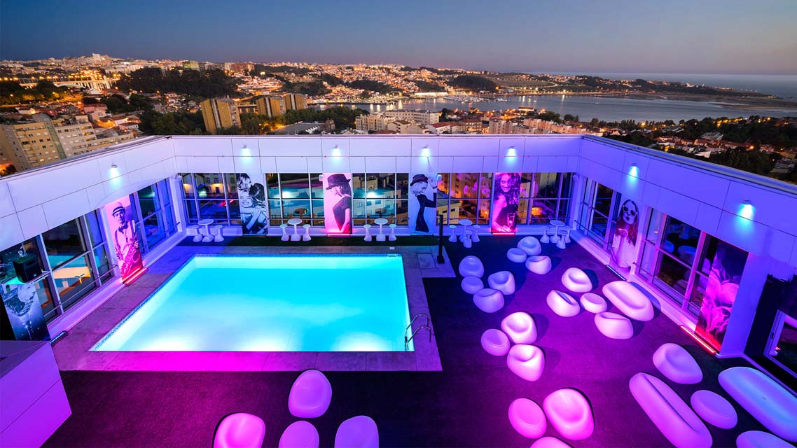 One of the best bars and rooftops in Porto - Portugal